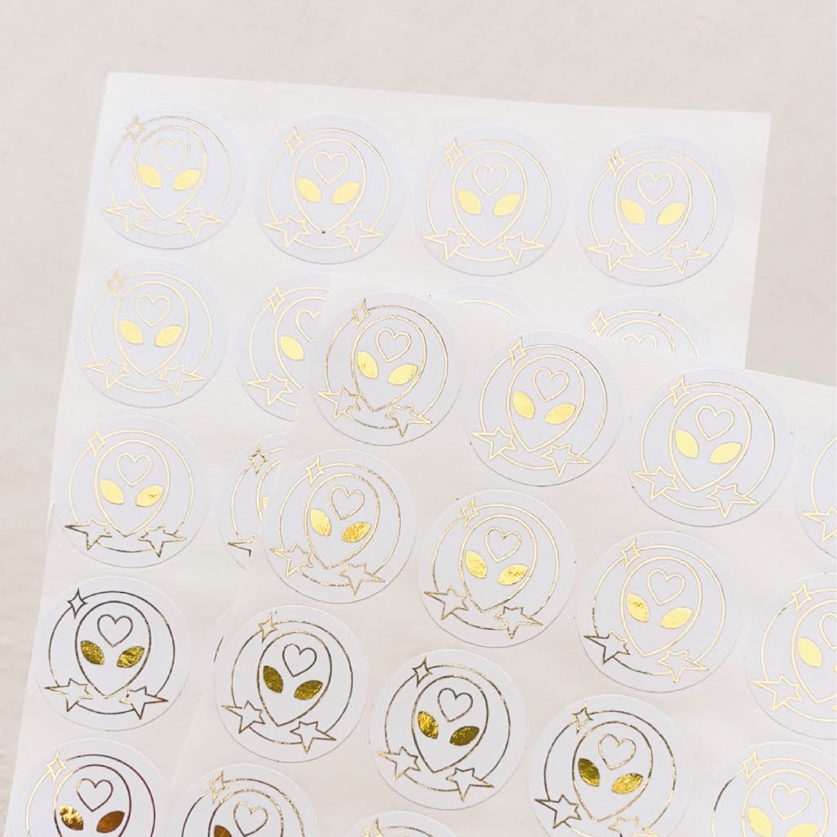 Stickers con foil acabado metálico – Paradisa Print